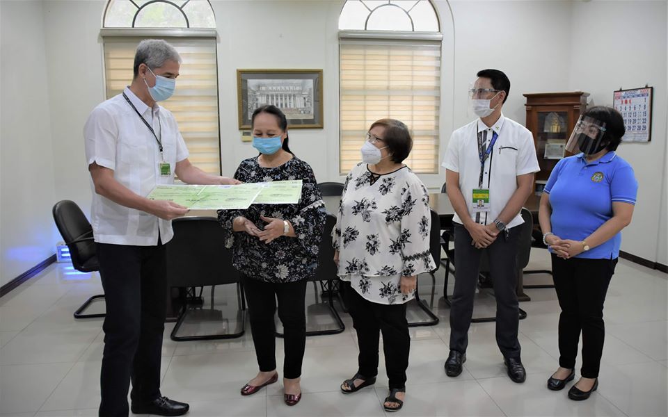 Gov. Bong Lacson Turned Over Symbolic Checks Worth A Total Of ...