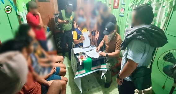 Davao: Drug raid sa PDEAD ug PNP sa Davao de Oro, 8 arestado - Radio ...