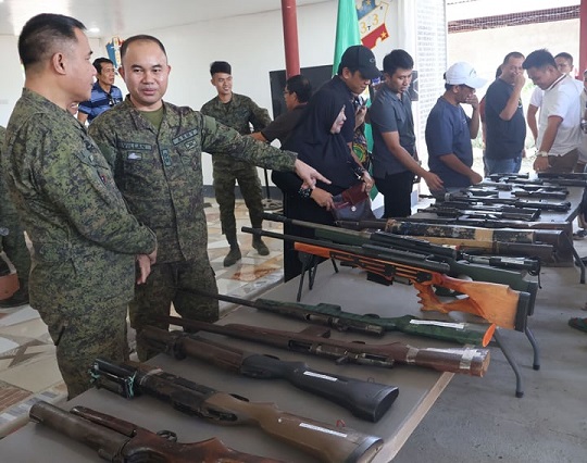 Zamboanga: 36 pusil sin licensia ya rendi mga residentes de Maguindanao ...