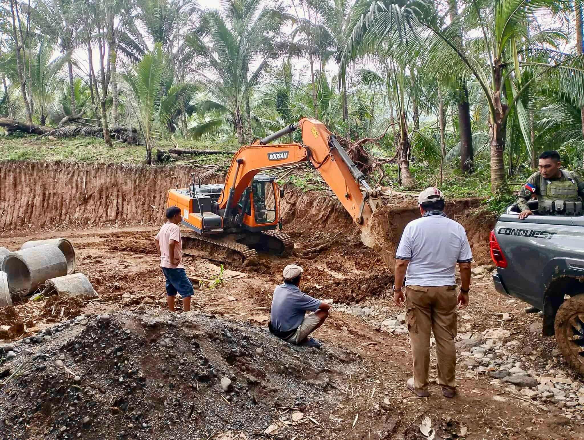 Dipolog: MAYOR SA MUTIA, MITAN-AW SA TRIP PROJECT PHASE 2 SA BARANGAY ...